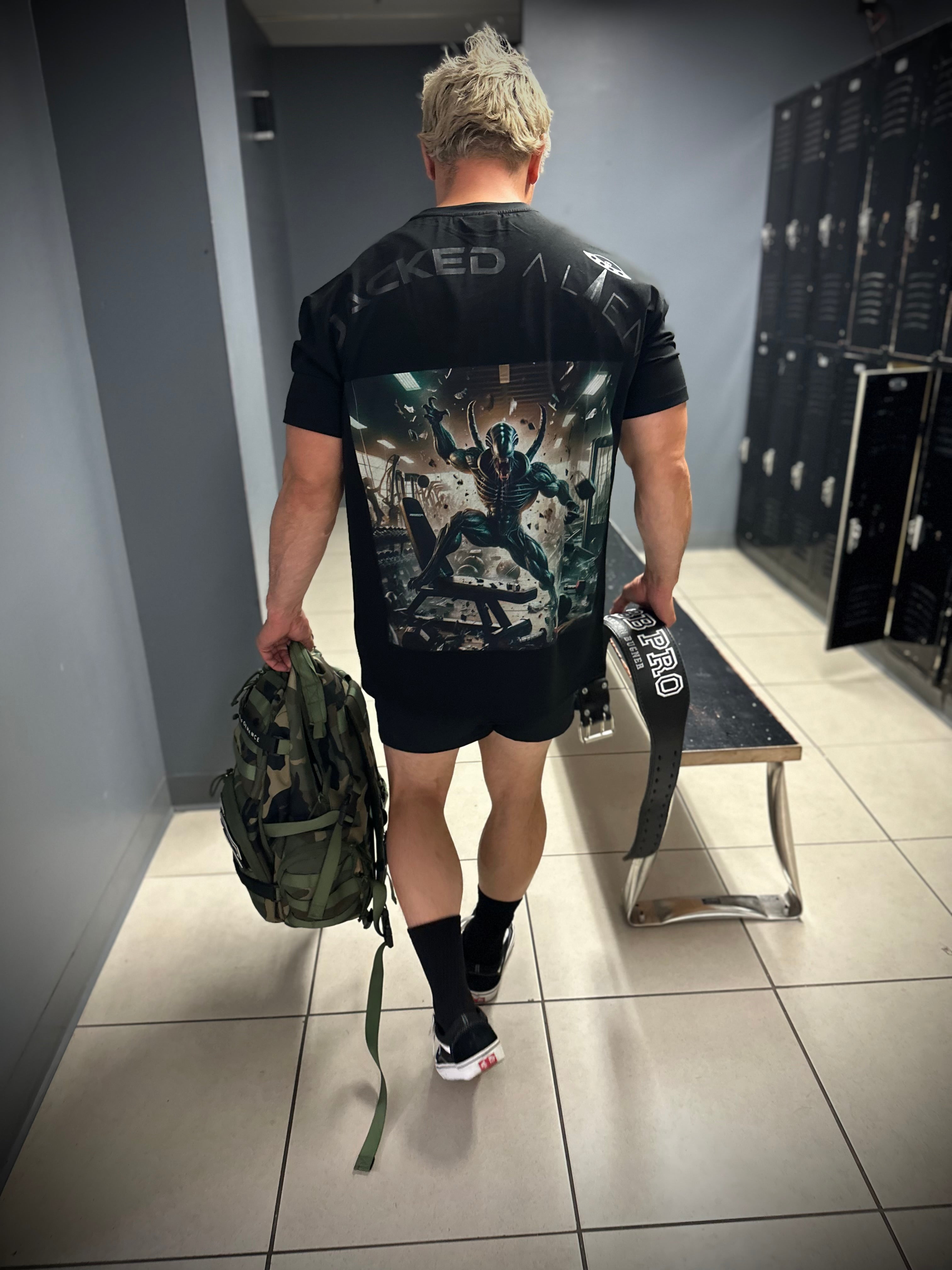 Black Alien Invader Graphic T-Shirt – JACKED ALIEN